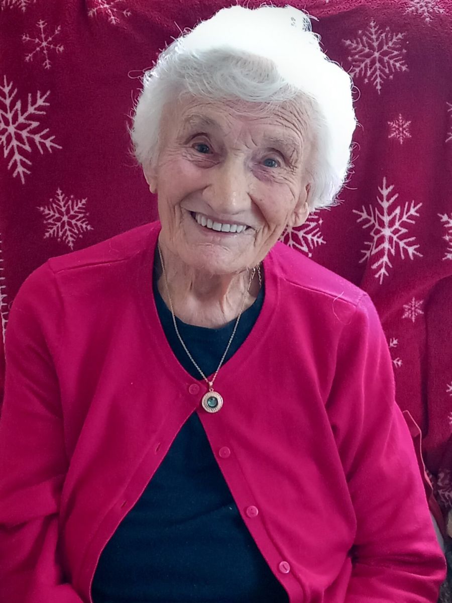 Anna Mae Treacy (née Berry) | Castlecomer Parish